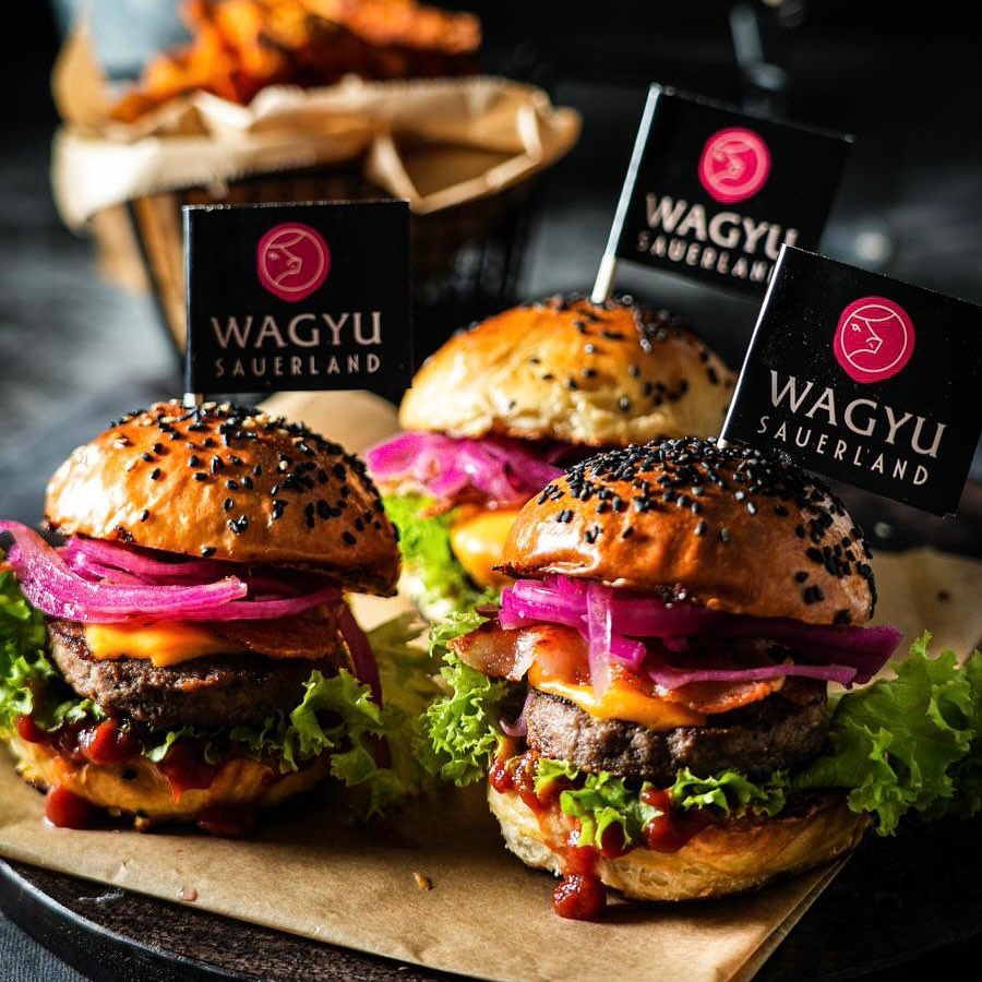Wagyu Burger Pieker / Fähnchen mit Wagyu Sauerland-Branding